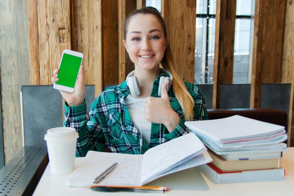 How Much Independent Study Should You Do at Uni? - Think Student