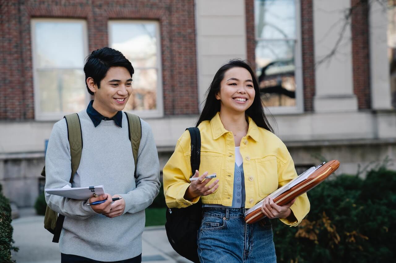 The Transition to University: A Students Guide - Think Student